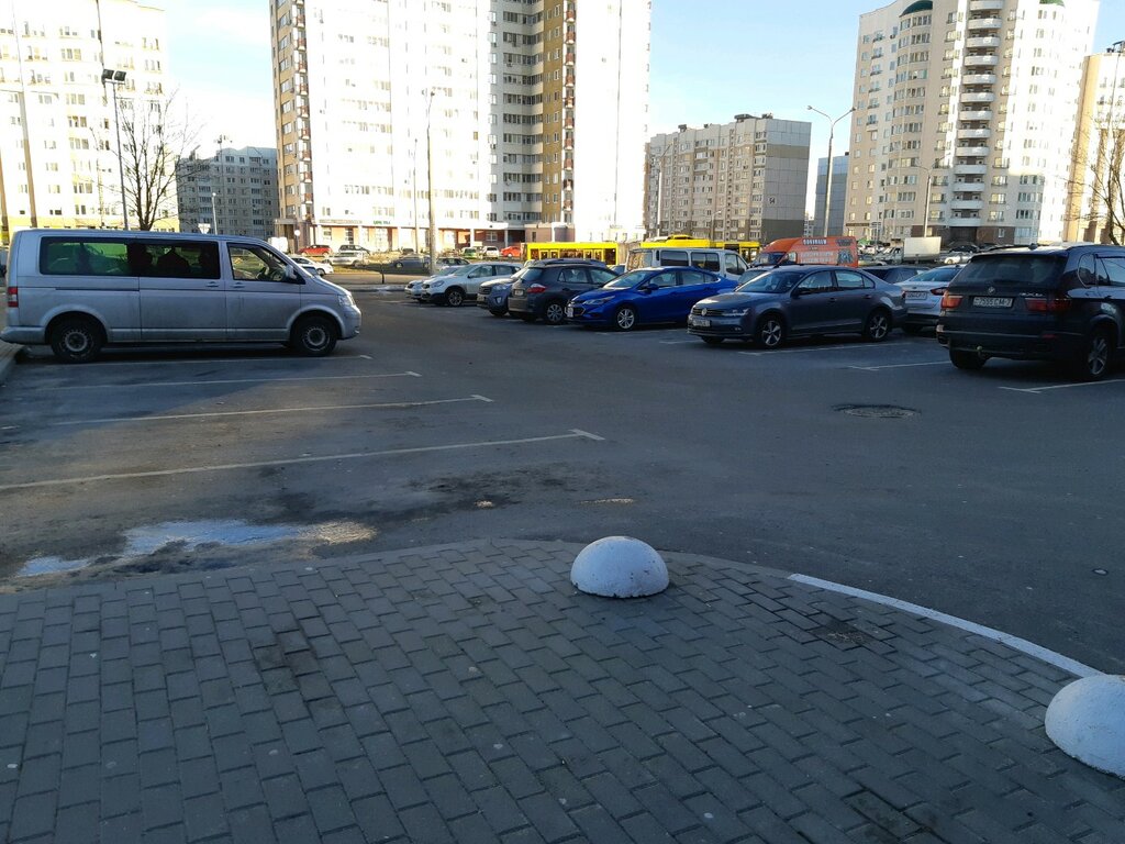 Otoparklar Parking lot, Minsk, foto