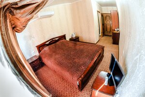 U Vokzala (Rechnaya ulitsa No:19А, Bryansk), otel  Briansk'tan