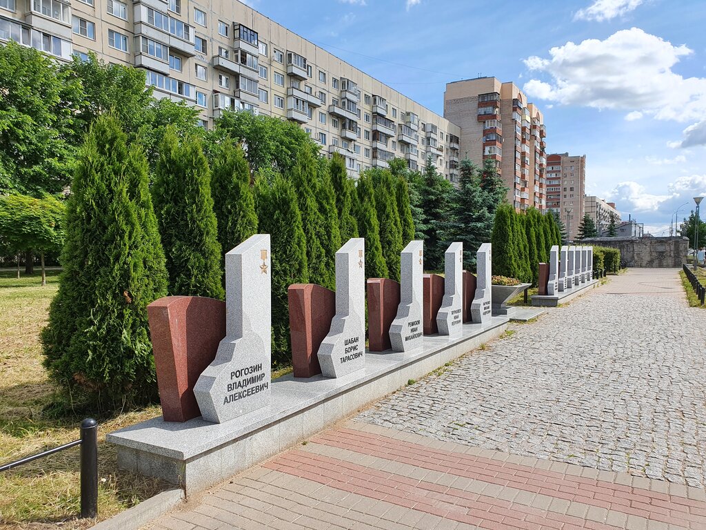 Dekorasyon ve süsleme, onur panosu Стела Аллея героев, Kolpino, foto