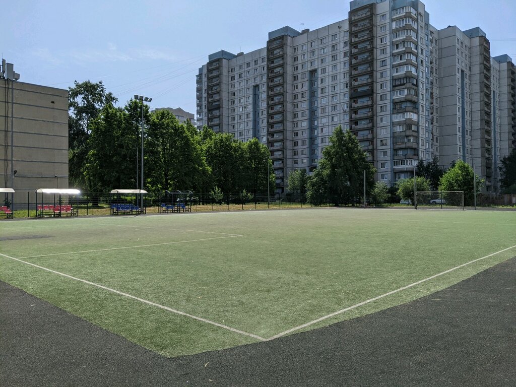 Spor alanı Стадион школы № 10, Saint‑Petersburg, foto