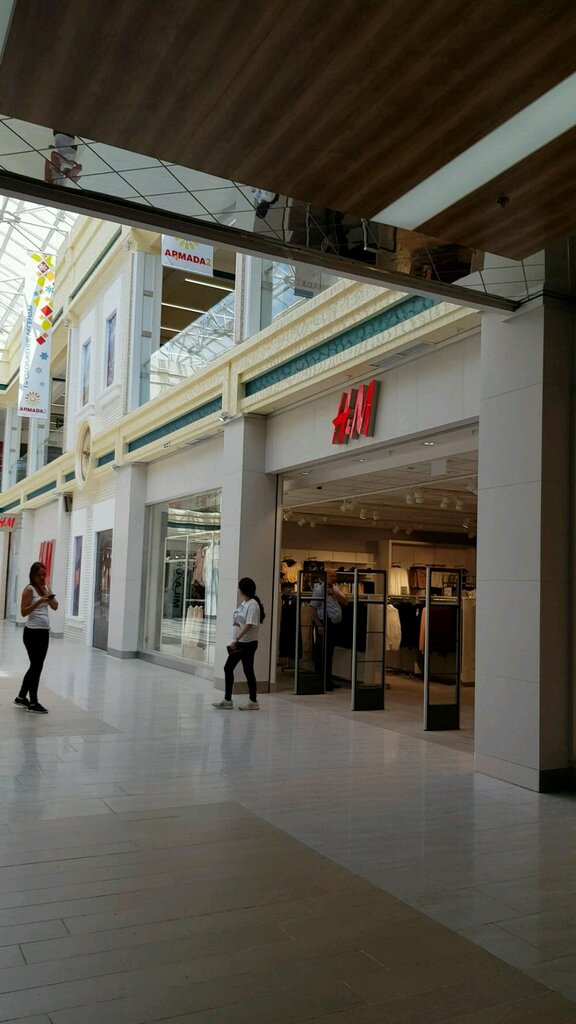 Giyim mağazası H&M, Orenburg, foto