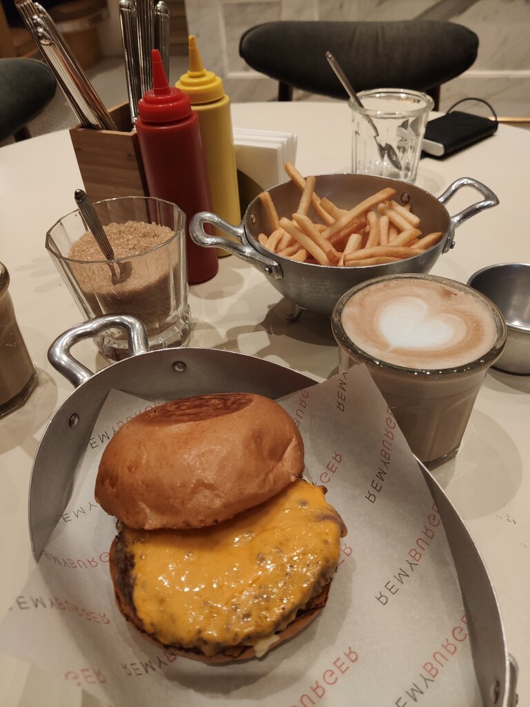 Restoran Remy Burger, Moskova, foto