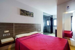 Campito Hostel (Calle Pascual Junquera No:10, Conil de la Frontera), otel