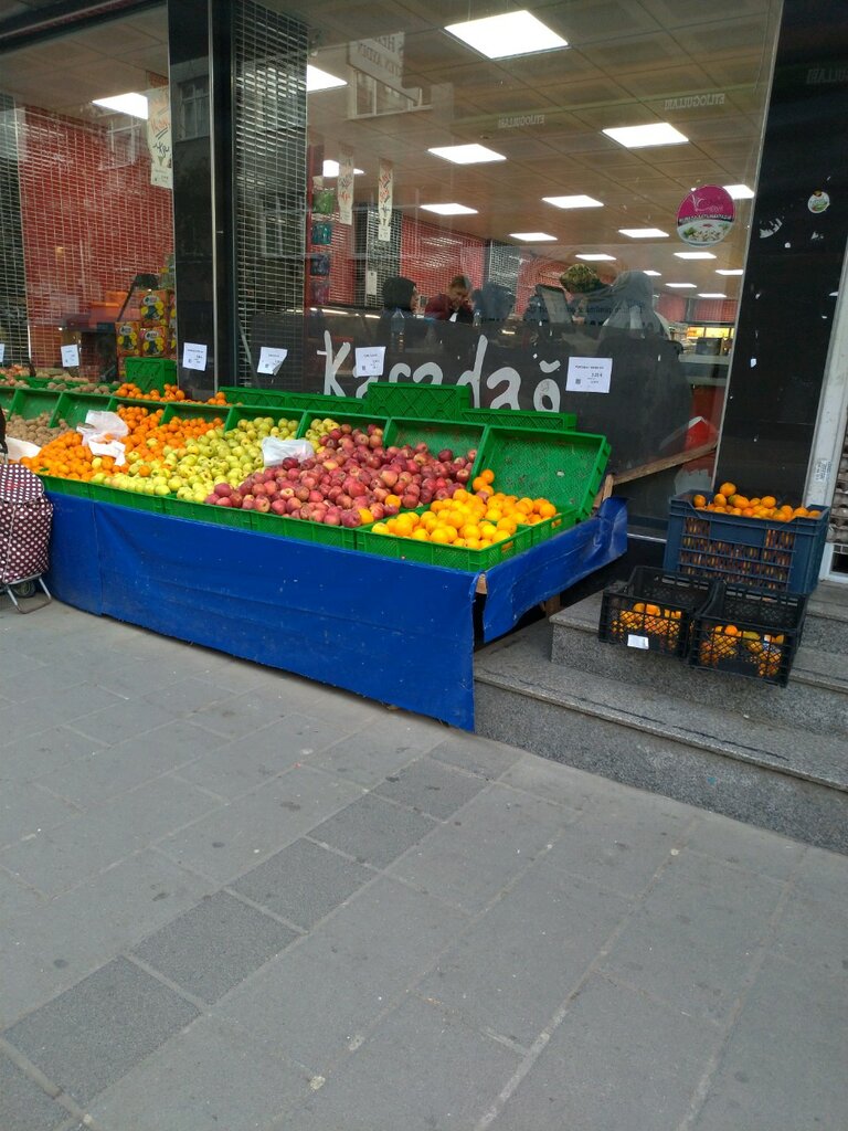Kasap, şarküteri Karadağ Çiftliği, İstanbul, foto
