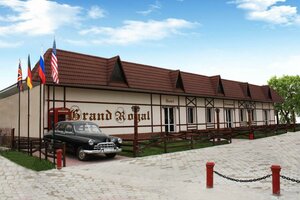 Grand Royal (Jizzakh, Bobur mahalla fuqarolar yigʻini), otel  Cizzak'tan