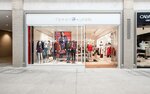 Tommy Hilfiger (Oxford, Westgate Shopping Centre, Littlegate Street L14), giyim mağazası  Oxford'dan