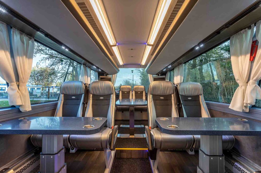 Karavan 02elf. travel Busvermietung Düsseldorf, Kuzey Ren‑Vestfalya, foto