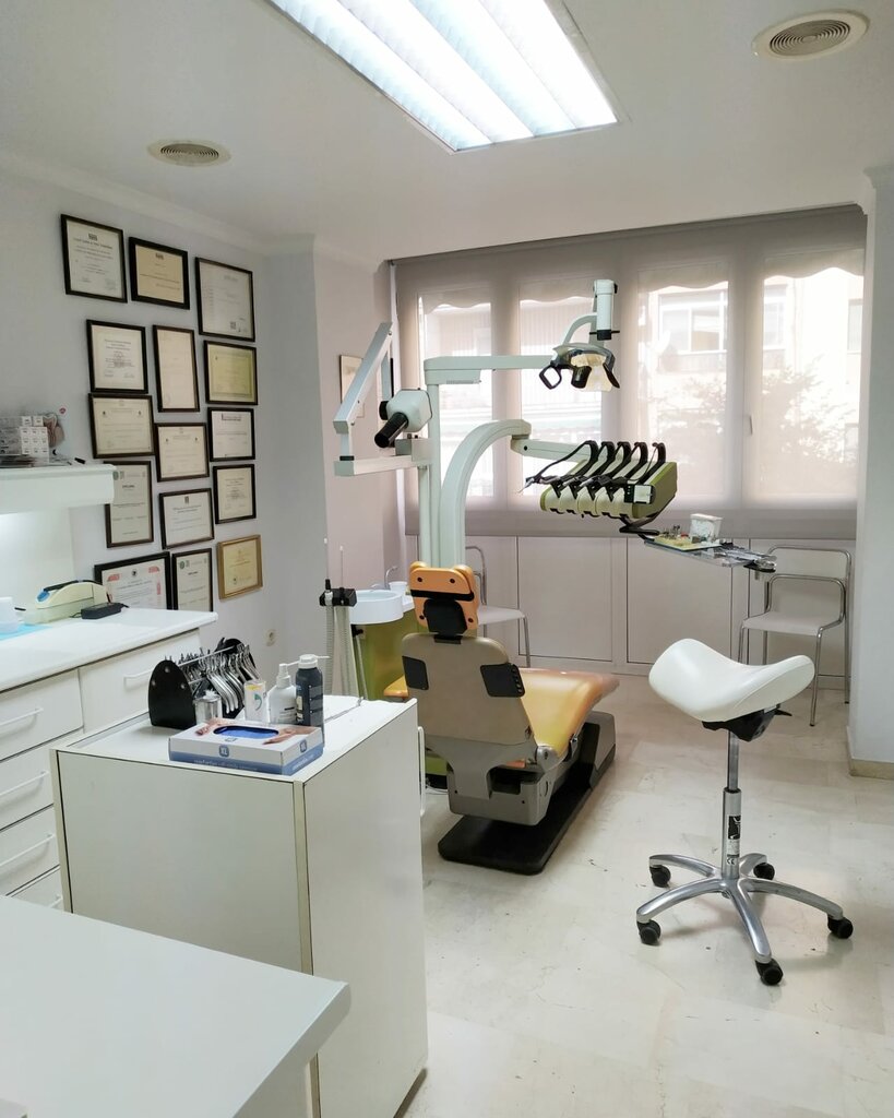 Özel ağız ve diş sağlığı klinikleri ve muayenehaneleri Ballesteros De La Puerta, Clínica Dental - Dentista Granada, Granada, foto