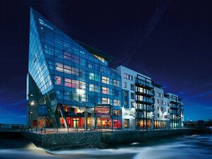 The Glasshouse (Connacht, Sligo), otel  Sligo'dan