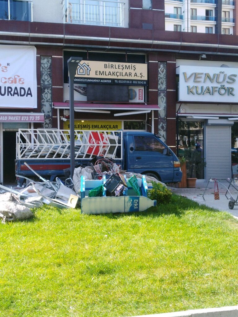 Emlak ofisi Birleşmiş Emlakçılar, İstanbul, foto