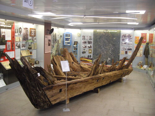 Müzeler ve sanat galerileri Нижневартовский краеведческий музей имени Т.Д. Шуваева, Nijnevartovsk, foto