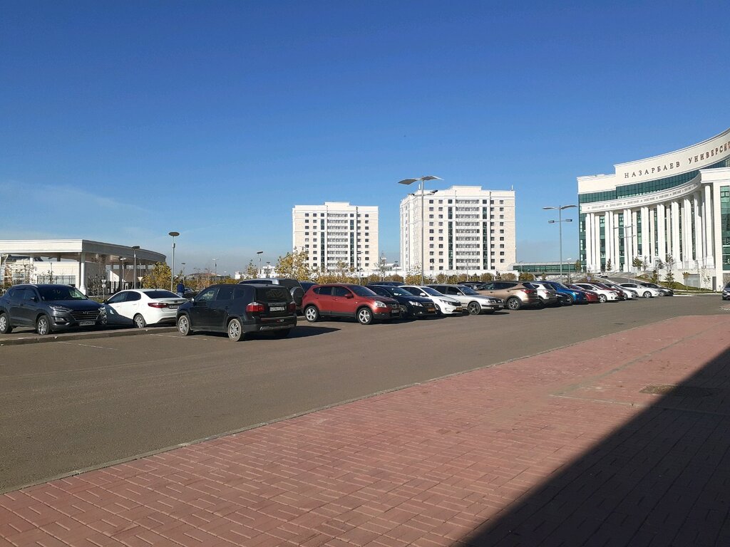 Otoparklar Parking lot, Astana, foto