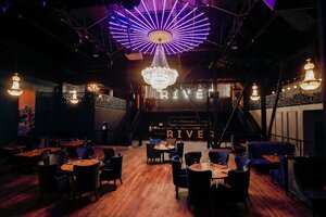 River Room&Summer (Yaroslavskaya Street No:29), restoran  Cheboksary'den