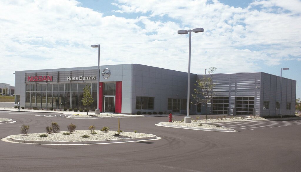 Otomobil satış galerileri Russ Darrow Nissan of Milwaukee, Milwaukee, foto