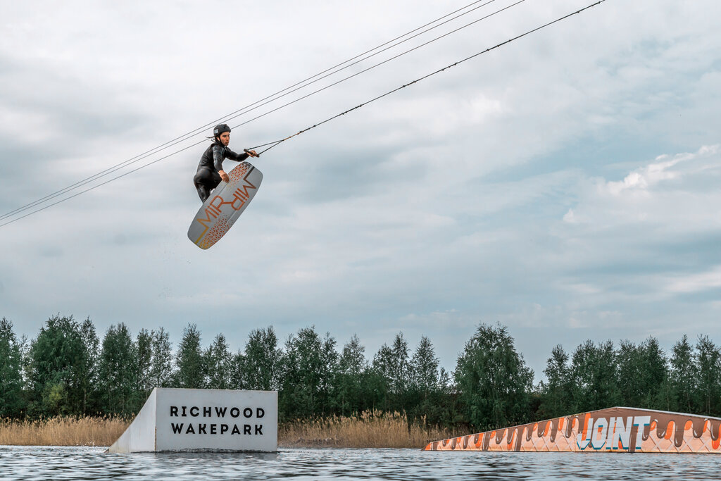 Spor kulüpleri Richwood Wakepark, Tiumen, foto