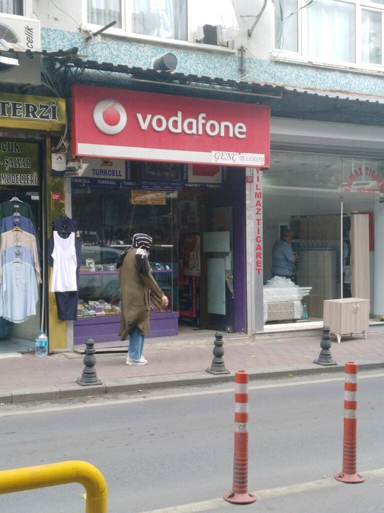 Cep telefonu ve aksesuarları satış mağazaları Genç Telekom, İstanbul, foto