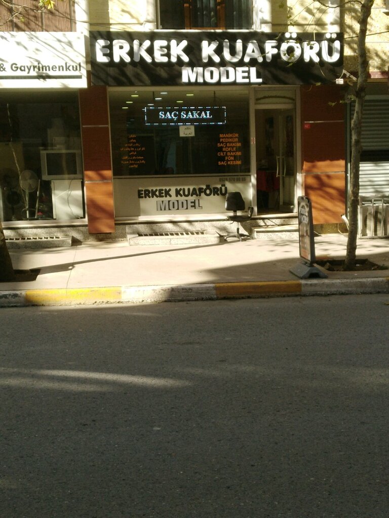 Berberler Model Erkek Kuaförü, İstanbul, foto