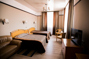Oazis (Krasnoznamyonnaya ulitsa No:162), otel  Ussuriysk'ten