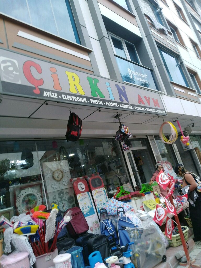 Züccaciye mağazaları Çirkin Avm, İstanbul, foto