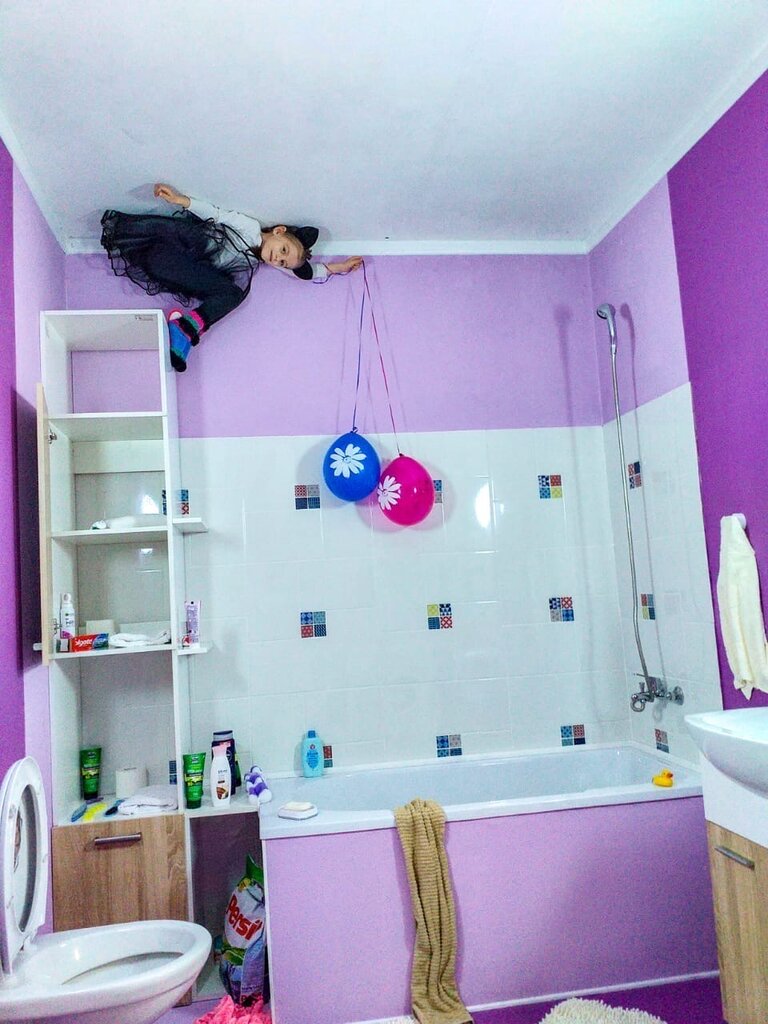 Atraksiyon Upside Down House, Petrozavodsk, foto