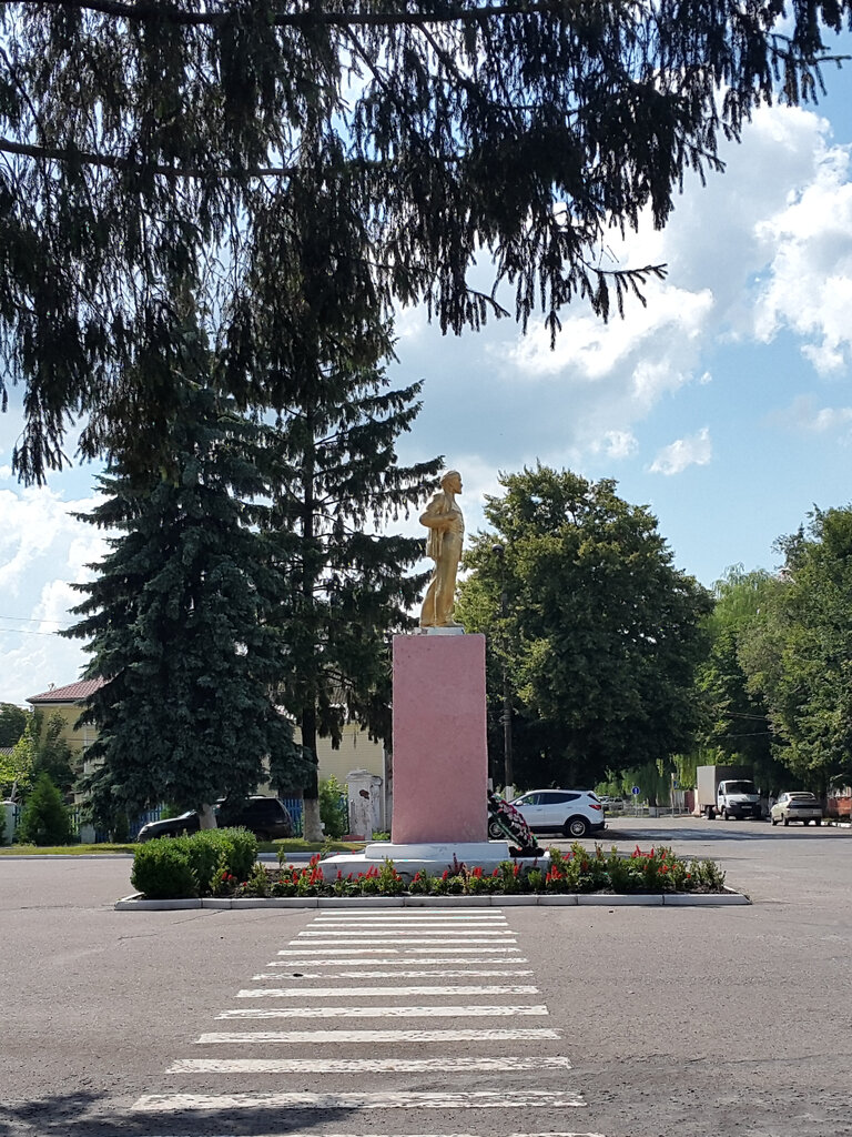 Anıt, heykel В.И. Ленин, Rylsk, foto