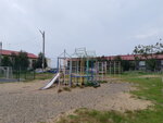 Playground (Nenets Autonomous Area, Naryan-Mar, mikrorayon Khorey-Verskoy ekspeditsii), oyun alanı  Naryan‑Mar'dan