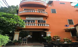 La Gondola Guesthouse (Vientiane Prefecture, Chanthabuly District, Ban Xieng Nguen), otel  Vientiane'den