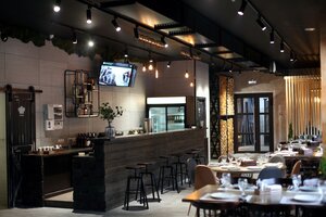 Restobar Yula (ulitsa Dzerzhinskogo No:8), restoran  Borovichy'den