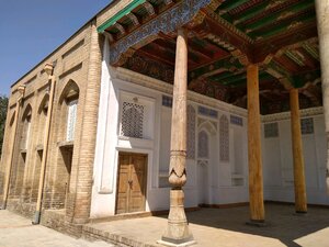 Mahdumi Harezm Camii (Samarkand, Bukhara Street), cami  Semerkant'tan