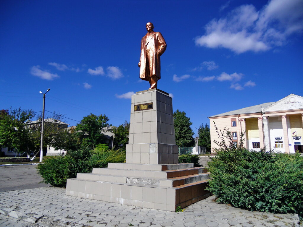 Anıt, heykel В.И. Ленин, Chervonopartizansk, foto