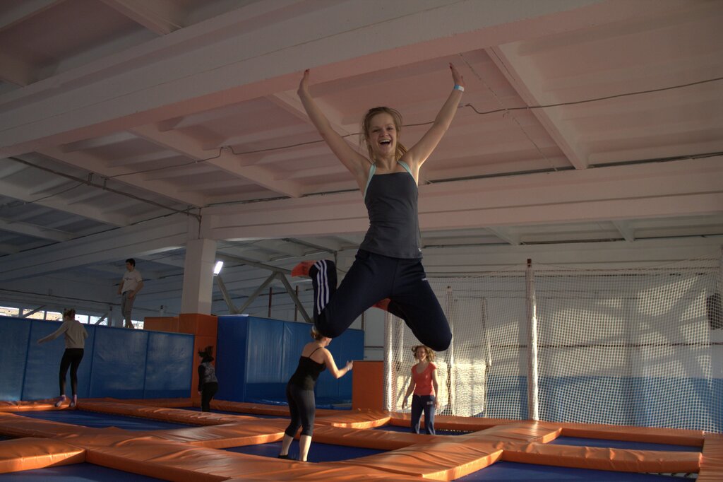 Spor ve eğlence merkezi СРК Седьмое небо батутный центр, Kursk, foto
