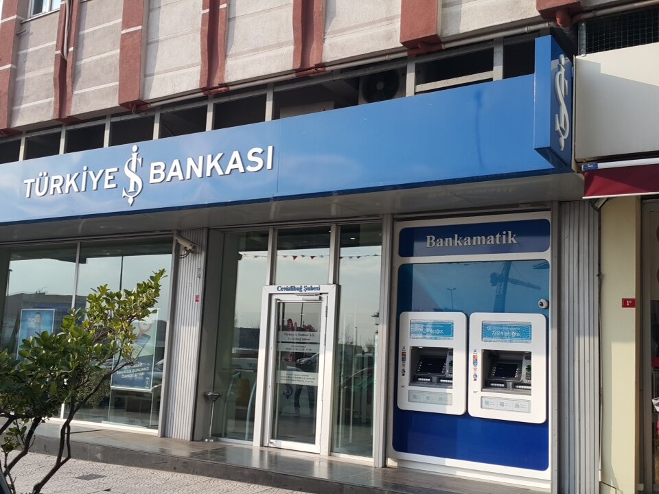 Banka İş Bankası Cevizli Bağ Şubesi, İstanbul, foto