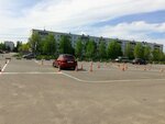 Avtoshkola (Novaya Street No:40), sürücü kursları  Kirovsk'tan