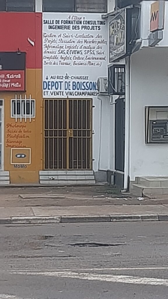Bira dükkanı Dépôt De Boissons, Brazzaville, foto