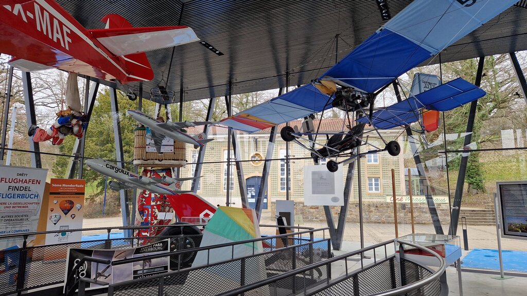 Müzeler ve sanat galerileri Musée de l'Aviation Luxembourgeoise, Dünya, foto