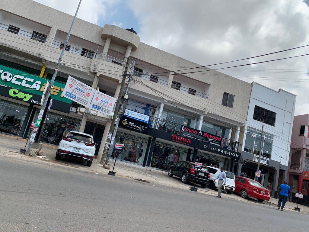 Moda evleri Solid collections, Akra, foto