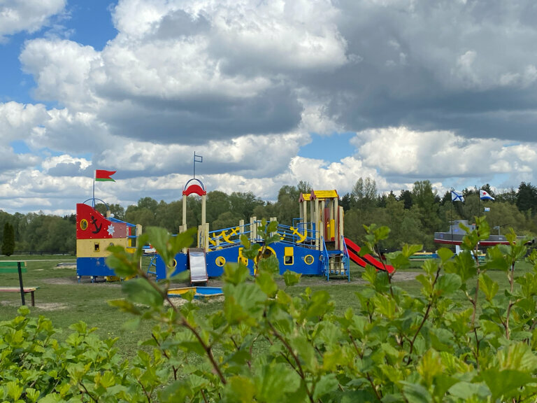 Oyun alanı Playground, Svetlahorsk, foto