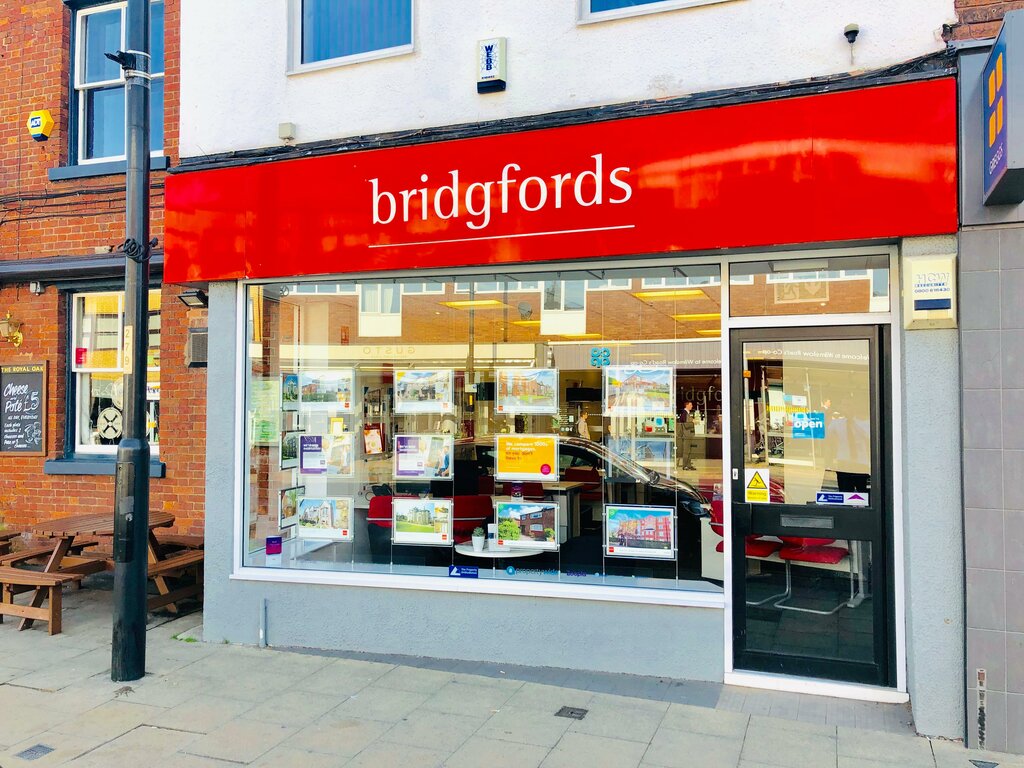 Arazi dizisi Bridgfords Sales and Letting Agents Didsbury, İngiltere, foto