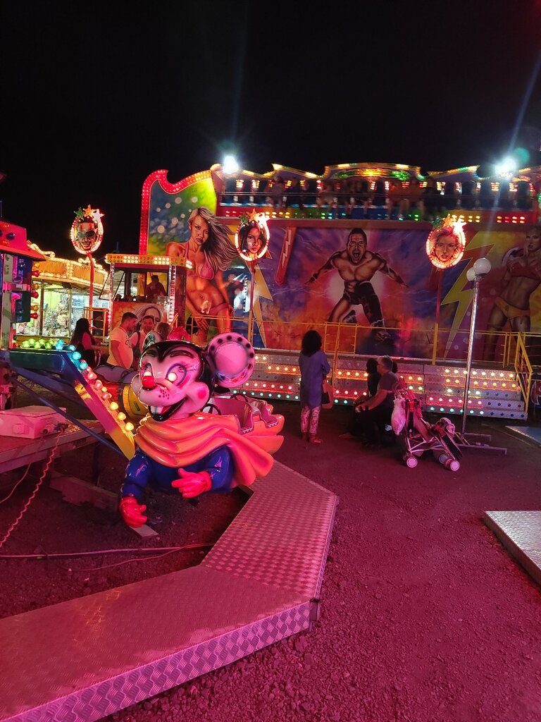 Lunapark Amusement park, Pomorye, foto
