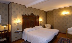 Hotel Saturnia & International (Venice, S. Marco 2398), otel  Venedik'ten