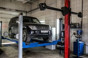 Svecha y Tanka (proyezd Krasnaya Gora No:1, Dmitrov), otomobil servisi  Dmitrov'dan