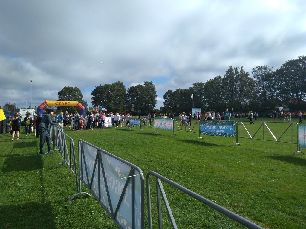 Spor alanı Футбольное поле, Gdov, foto