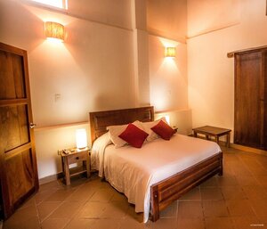 Hotel La Casa Amarilla City (Tungurahua), otel