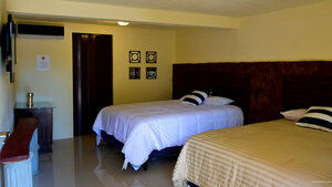 Villa Napoli Bed & Breakfast (RN-9), otel  Dünya'dan