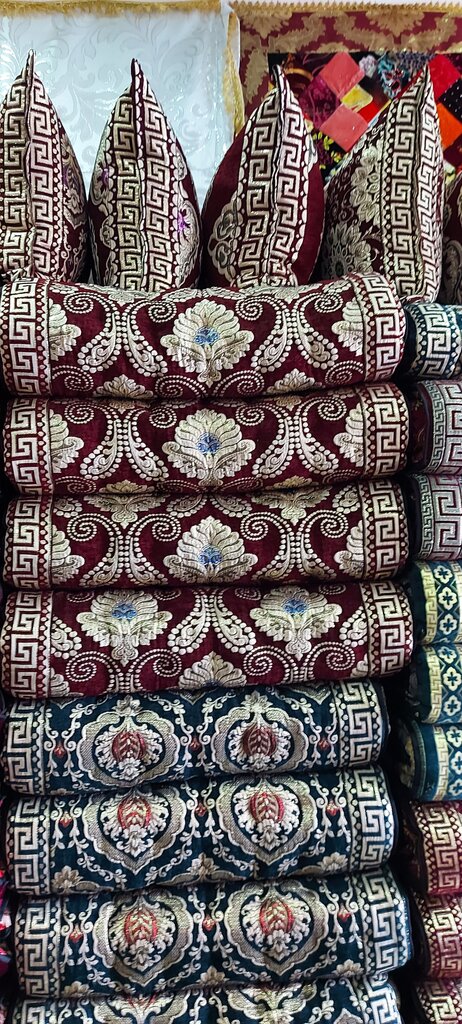 Ev tekstili mağazaları Uzbek Kurpachi, Semerkant, foto