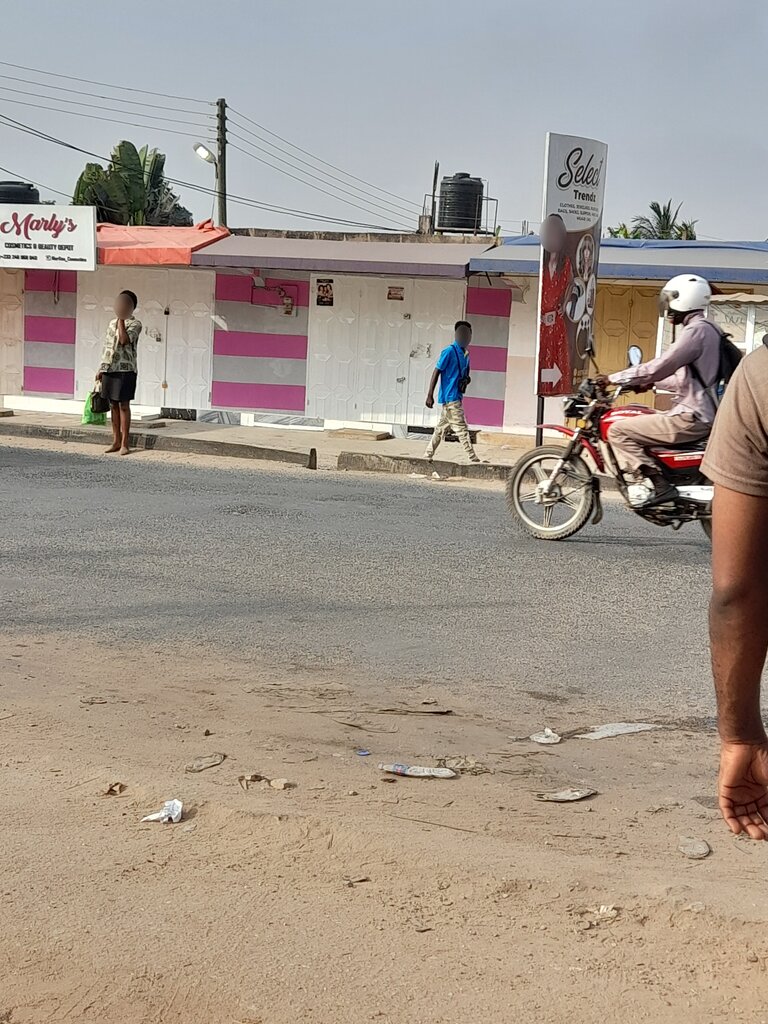 Giyim mağazası Select trends, Dünya, foto