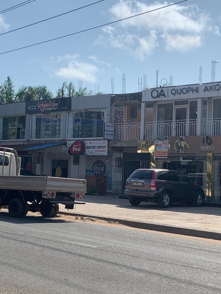 Kozmetik ve parfümeri mağazaları Royalcarw, Akra, foto