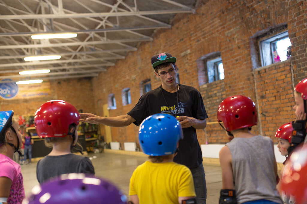 Çok amaçlı spor tesisleri Rollerplace and roller school WheelWood, Saint‑Petersburg, foto