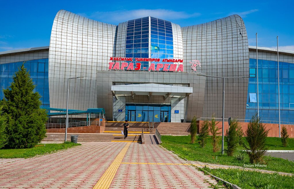 Çok amaçlı spor tesisleri Zhaksilyk Ushkempirov'un adını taşıyan Taraz-Arena, Taraz, foto