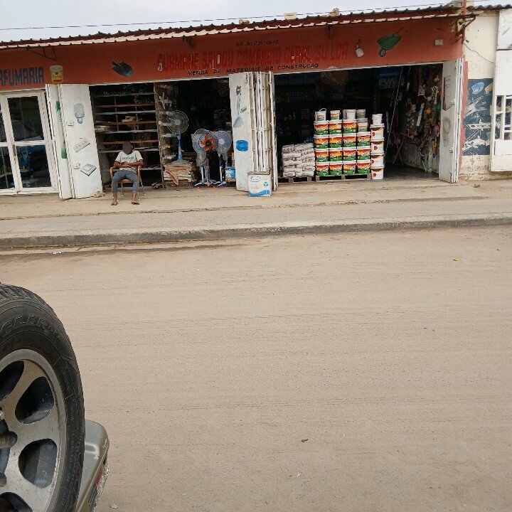 Yapı mağazası Ousmane shalon comercial geral, Loanda, foto